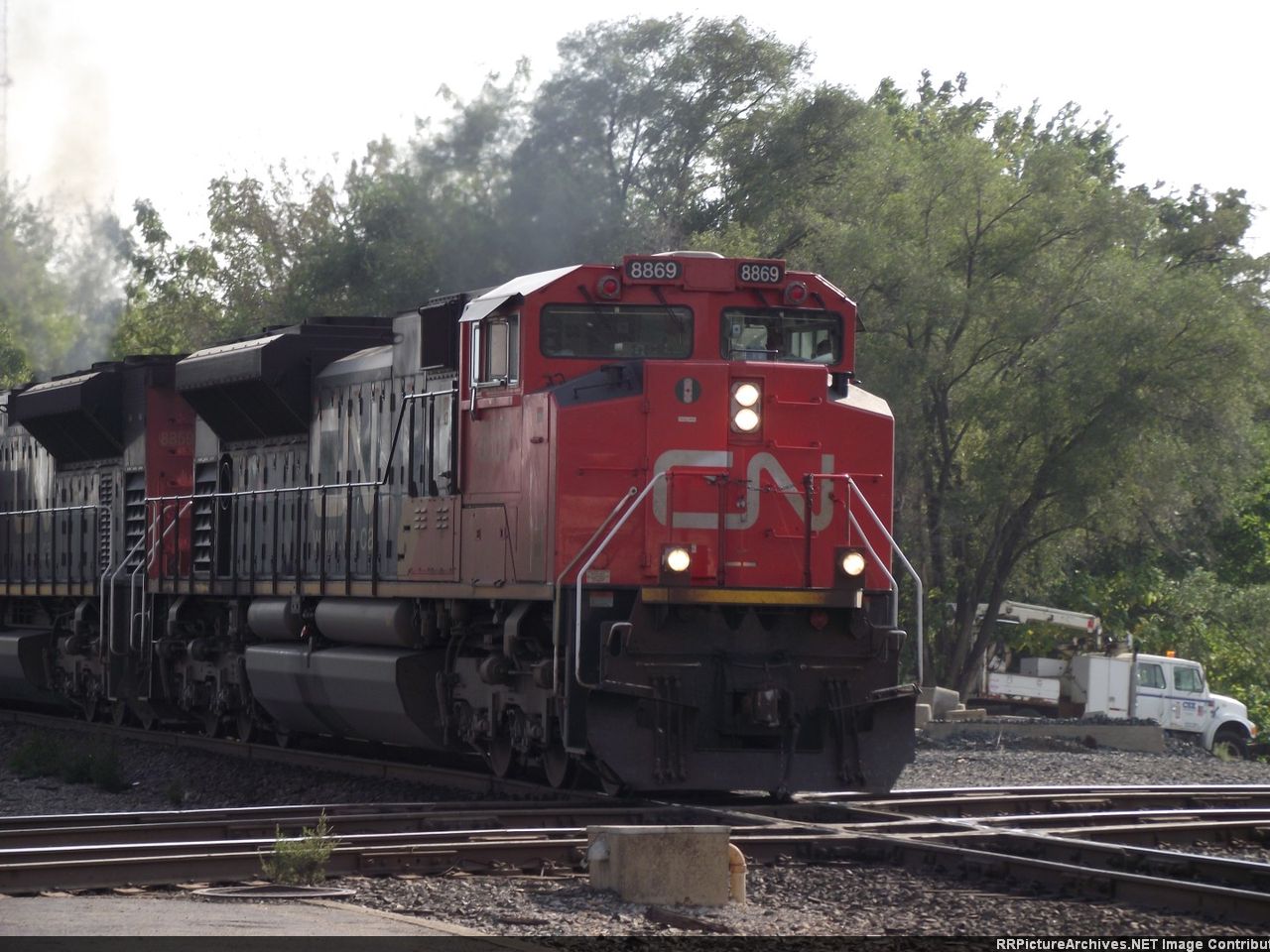 CN 8869